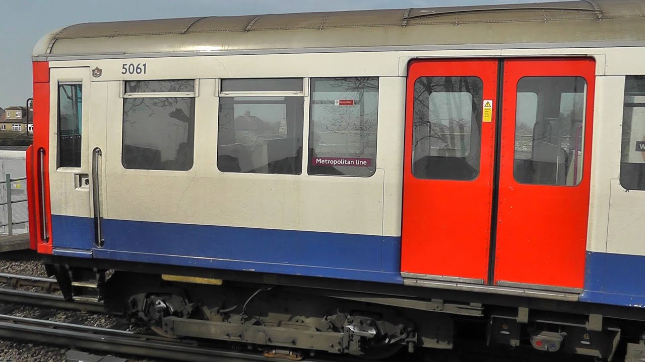 Metropolitan Line A60 Stock 5082 @ West Harrow - YouTube
