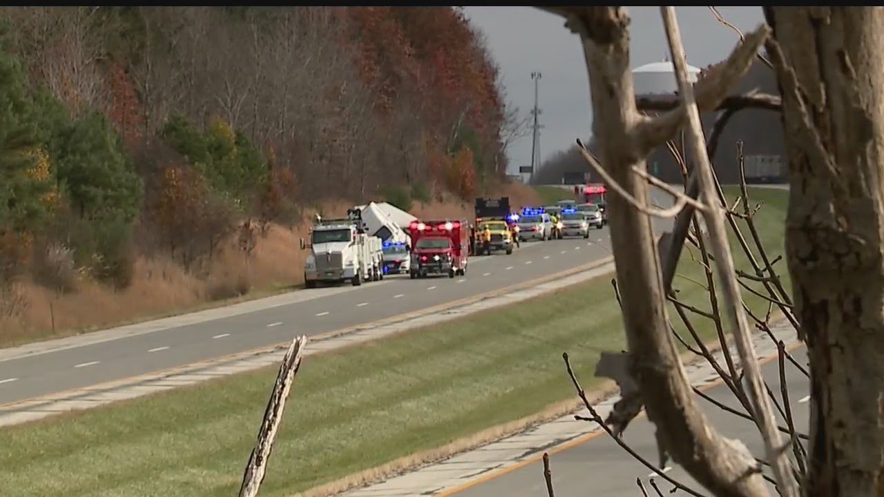 Police chase ends in semi crash on Ohio Turnpike in Canfield - YouTube