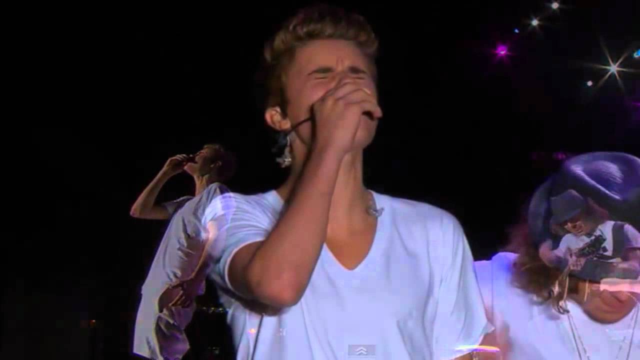 Justin Bieber "UP" LIVE Zocalo México City 2012 - YouTube