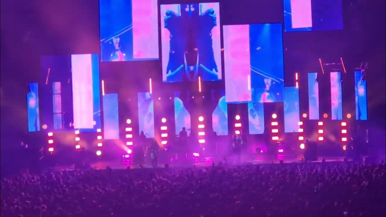 Placebo - Shout - Paris 2022 - YouTube