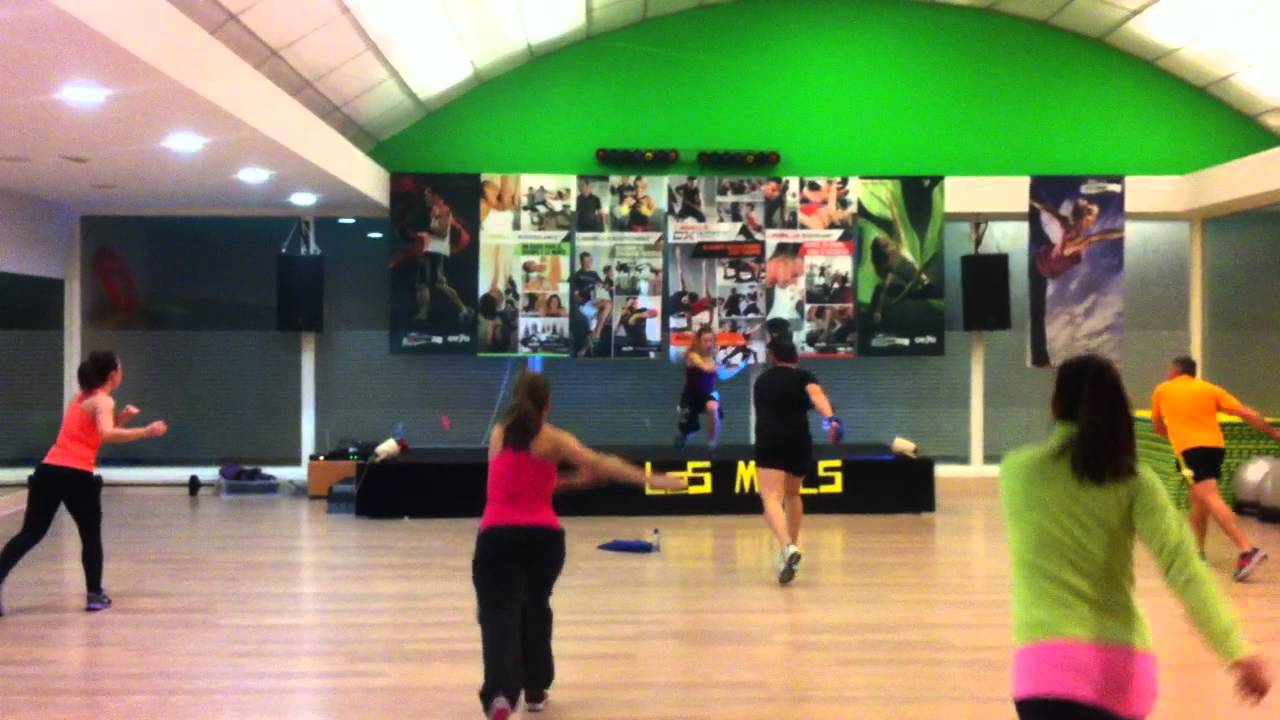 BODY COMBAT 57 & PLAY FITNESS SPORTS CLUB - YouTube