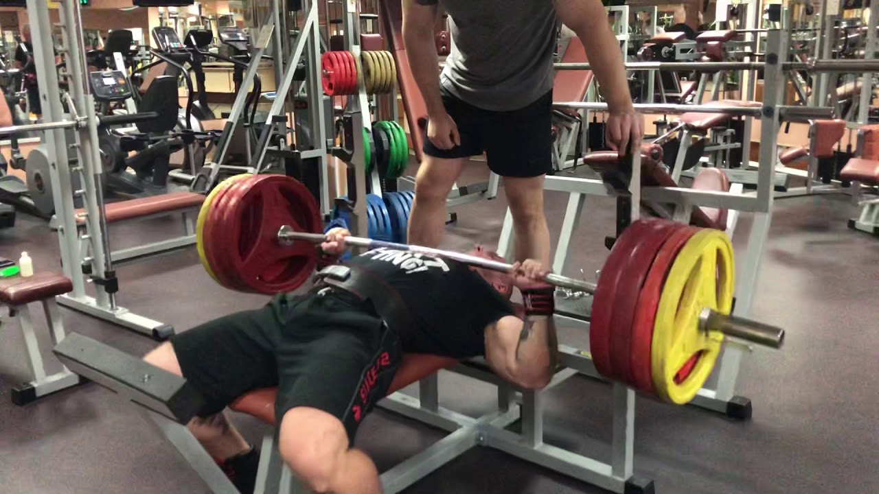 Benchpress 200kg for 14 reps - YouTube