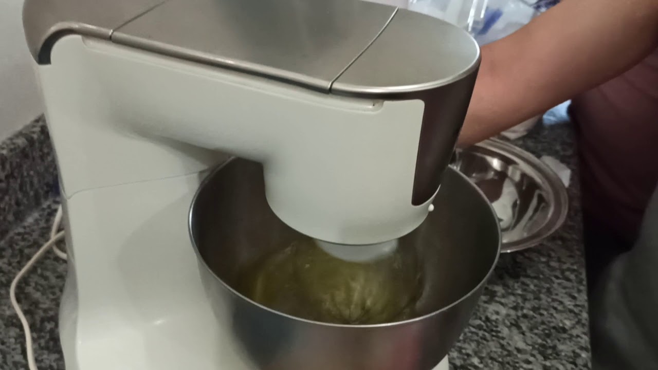 How to Make a Cake Sponge - YouTube