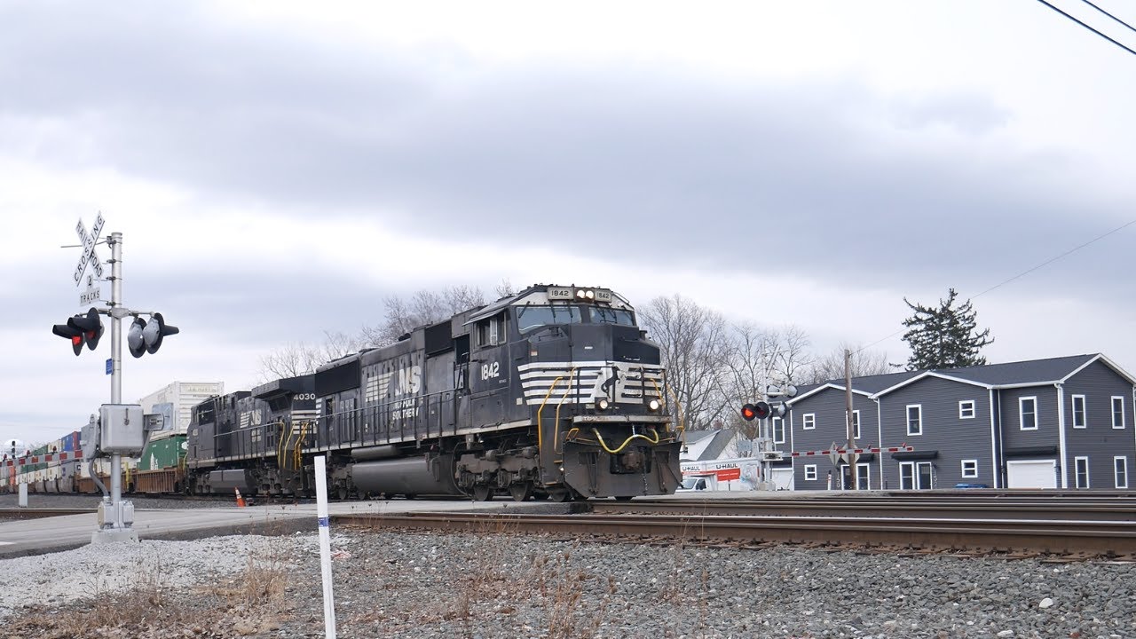 Chesterton And Chicago railfanning From February 25th to 26th - YouTube