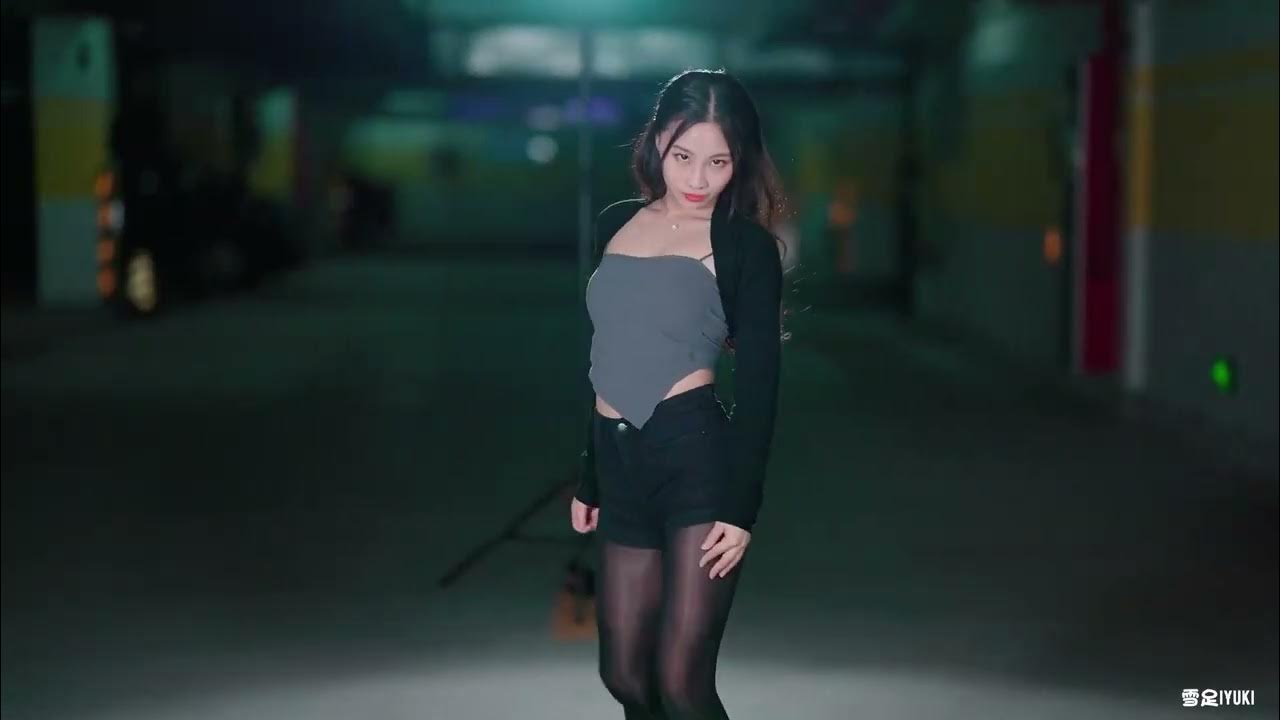 SexyDance-twist the hips Abracadabra - YouTube