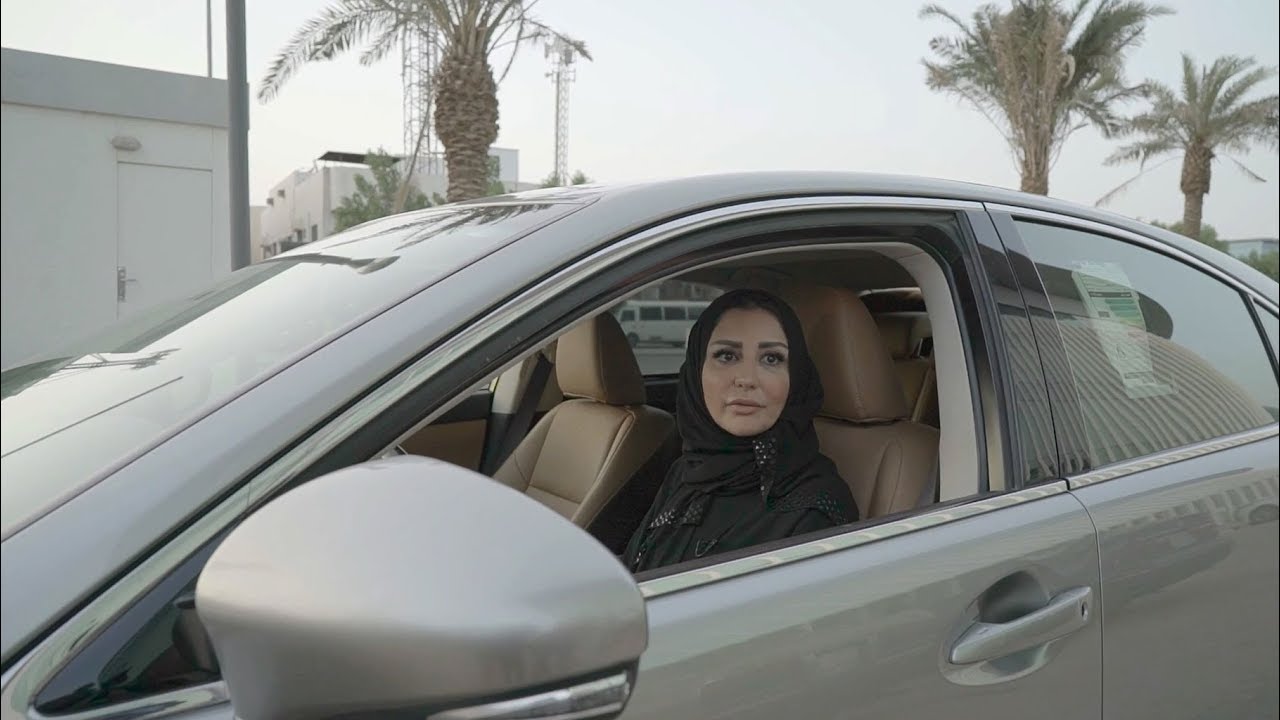 Saudi women drivers start working with Careem - YouTube