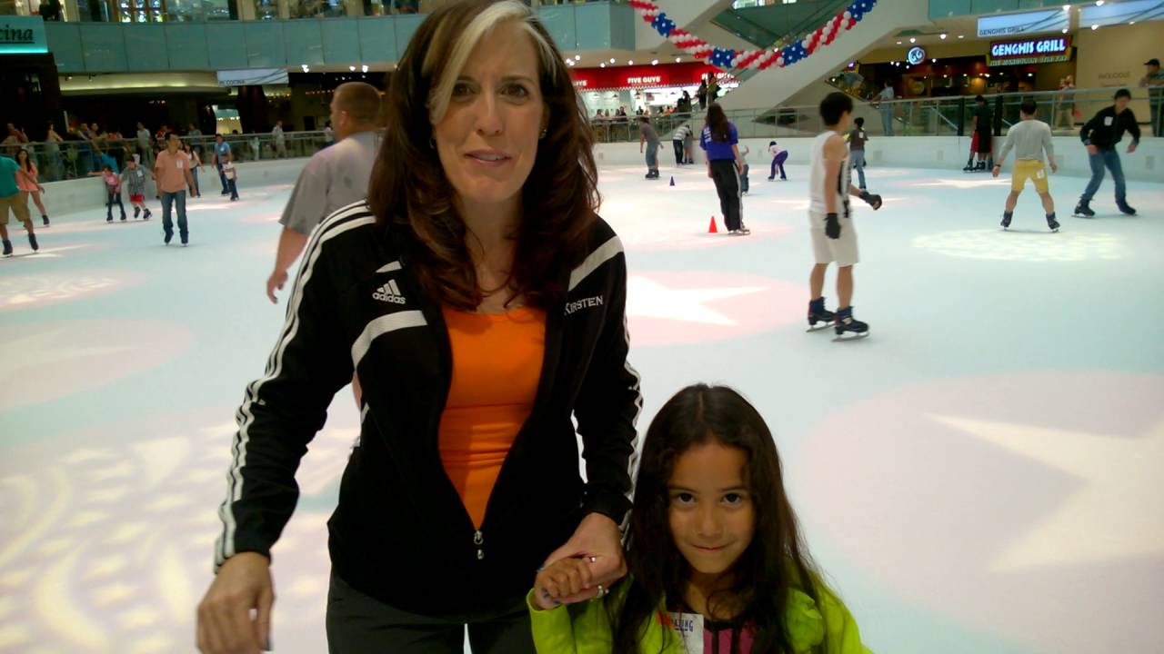 Mom and Daughter Ice Skating - YouTube