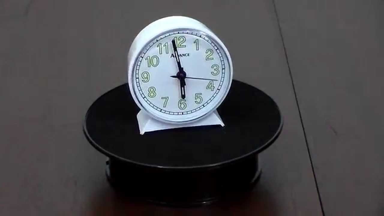 Advance 2056 Keywind Analog Alarm Clock / White - YouTube
