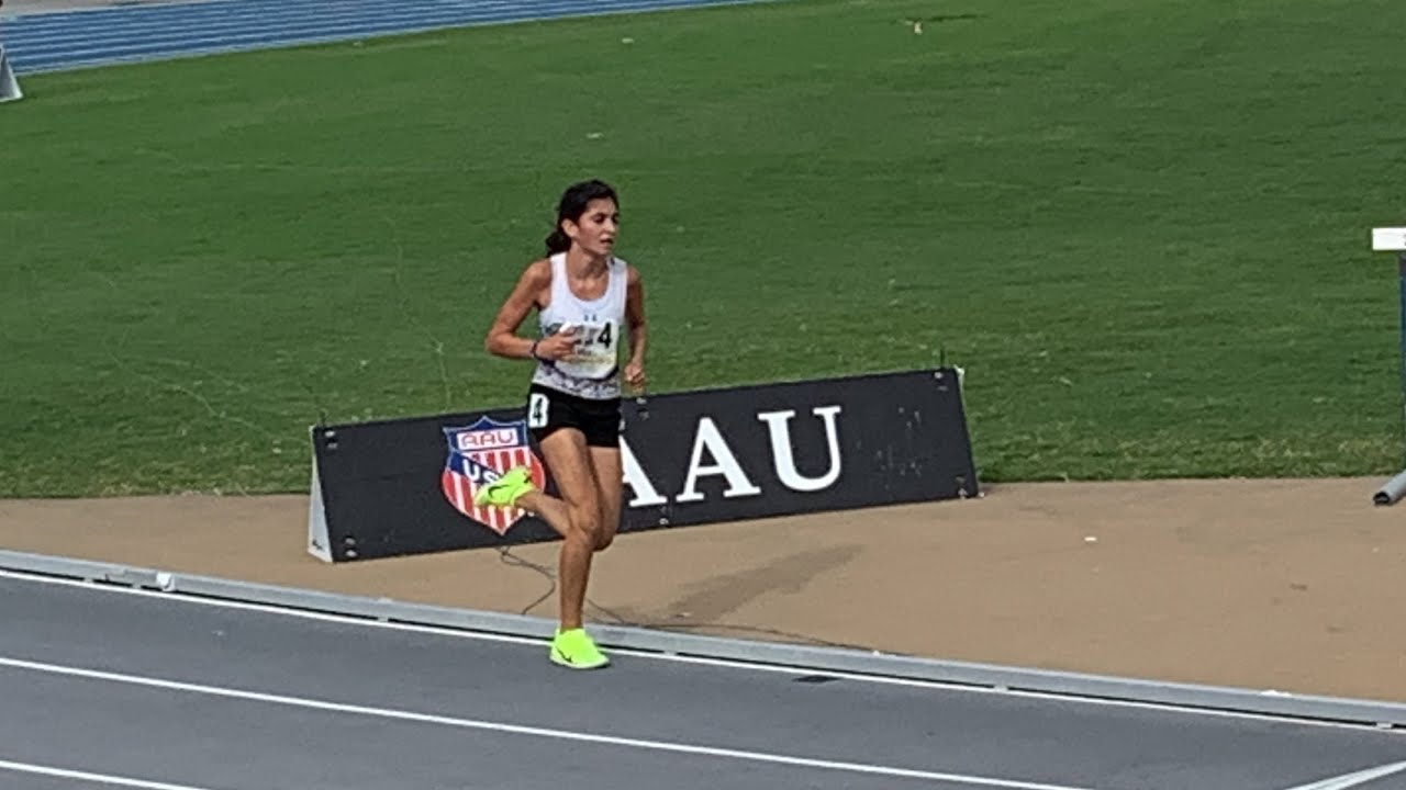 Emilia Pardo running the 14 Year Old Girls 3000m at the 2022 AAU Jr ...