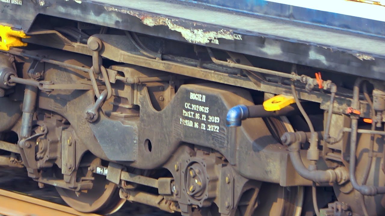 Pipa Tidak Biasa Di Bogie Kereta Api. - YouTube