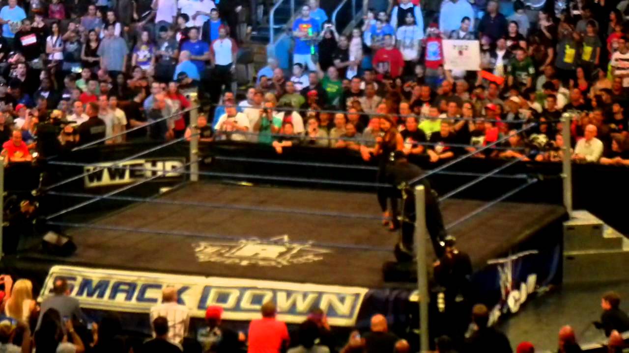 Trish Stratus Returns to Toronto - YouTube