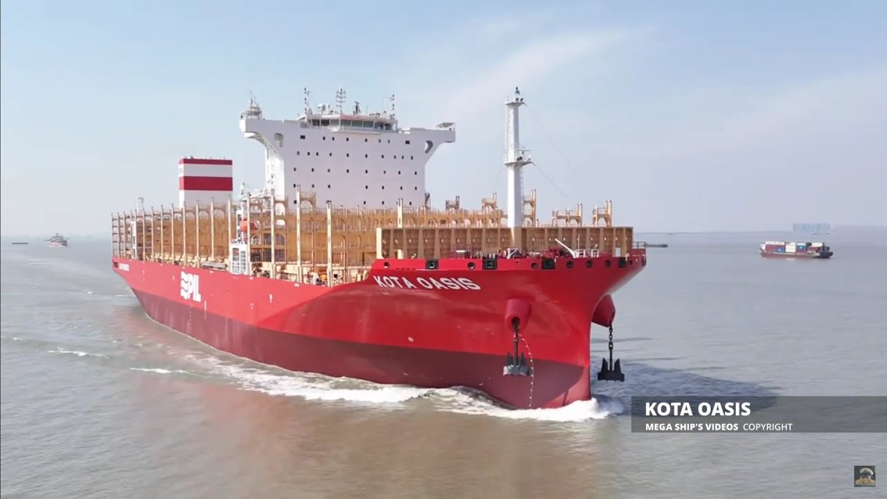 Kota Oasis | new build container vessel 8000 TEU - YouTube