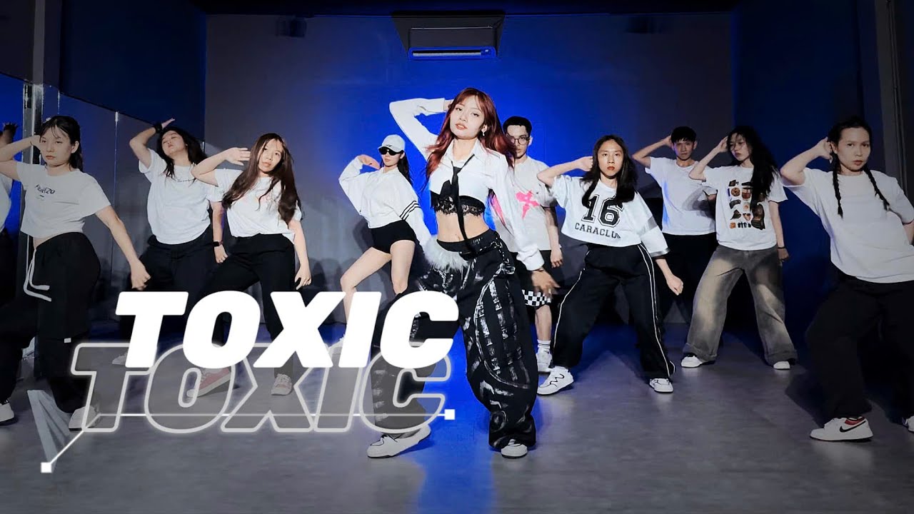Britney Spears - Toxic (Dance Cover by BoBoDanceStudio) - YouTube