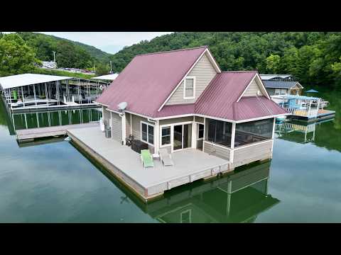 1340sqft (2-Story - 3 Bed/2 Bath) Floating Cabin For Sale on Norris Lake TN