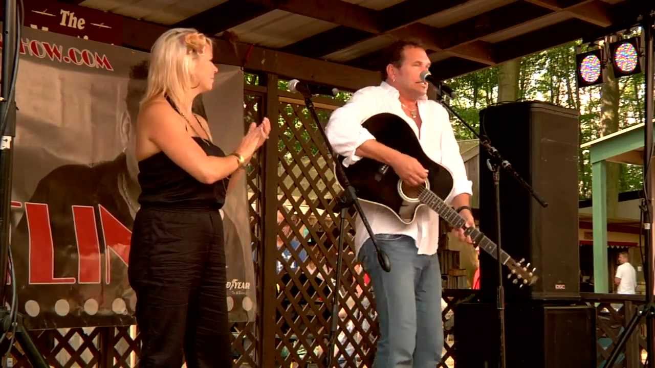 GATLIN Performs at Shaker Woods - YouTube