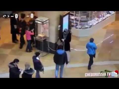 Hicabsız və hicablı qıza söz atarlarsa reaksiya necə olar?