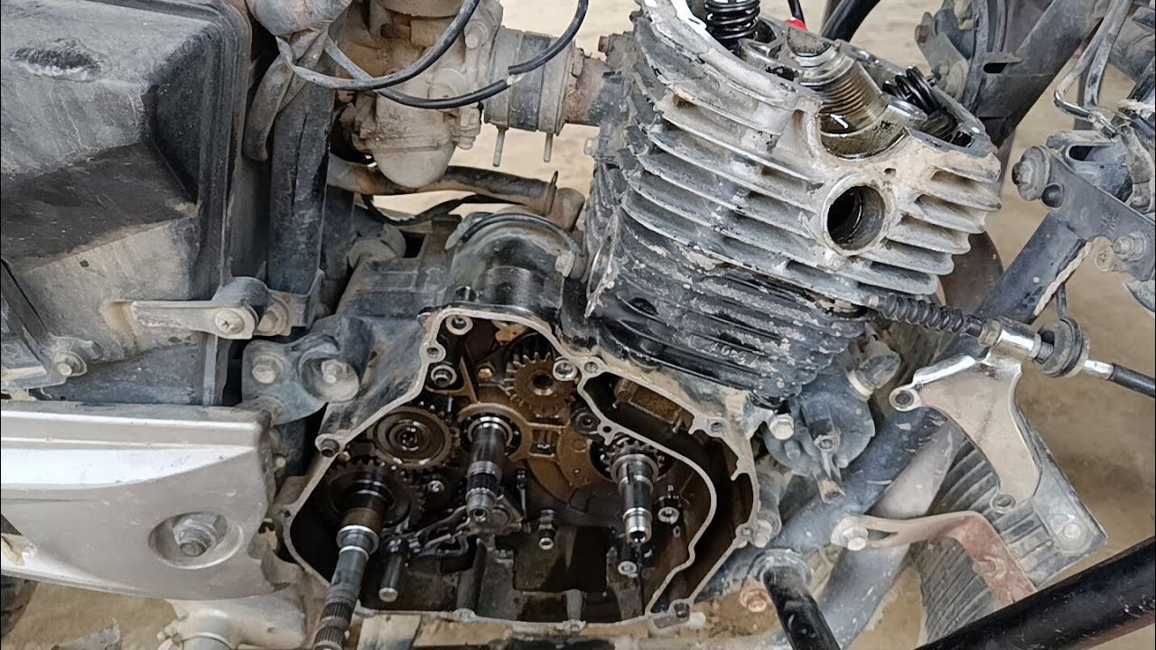 Pulsar 150 engine revealed timing chain setting 🤔 - YouTube