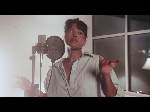 Maeve Alexander - Six Twisted Years (Live Performance) - YouTube