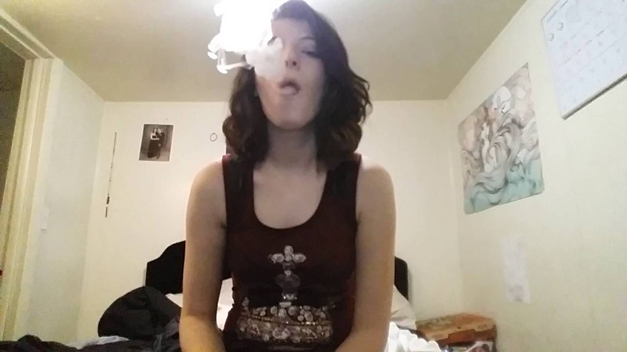 Girl vaping - YouTube