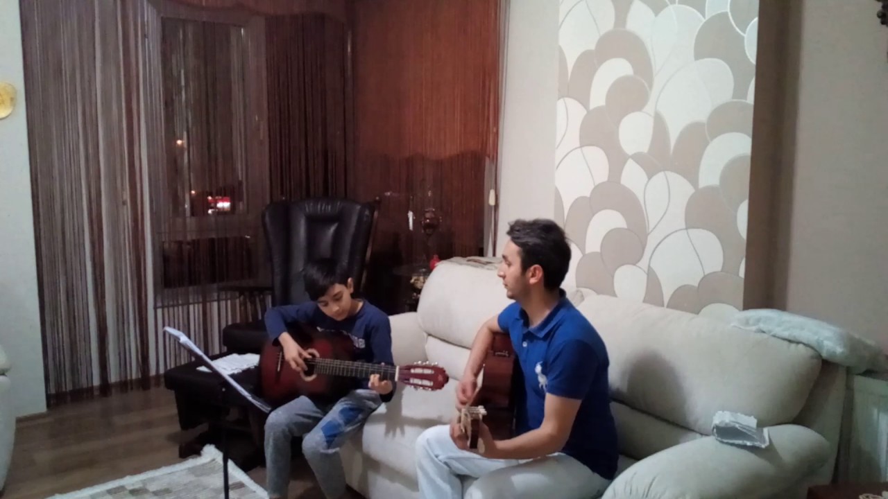 Caddelerde Rüzgar - Gitar - Mert Ali SEVGİ - YouTube