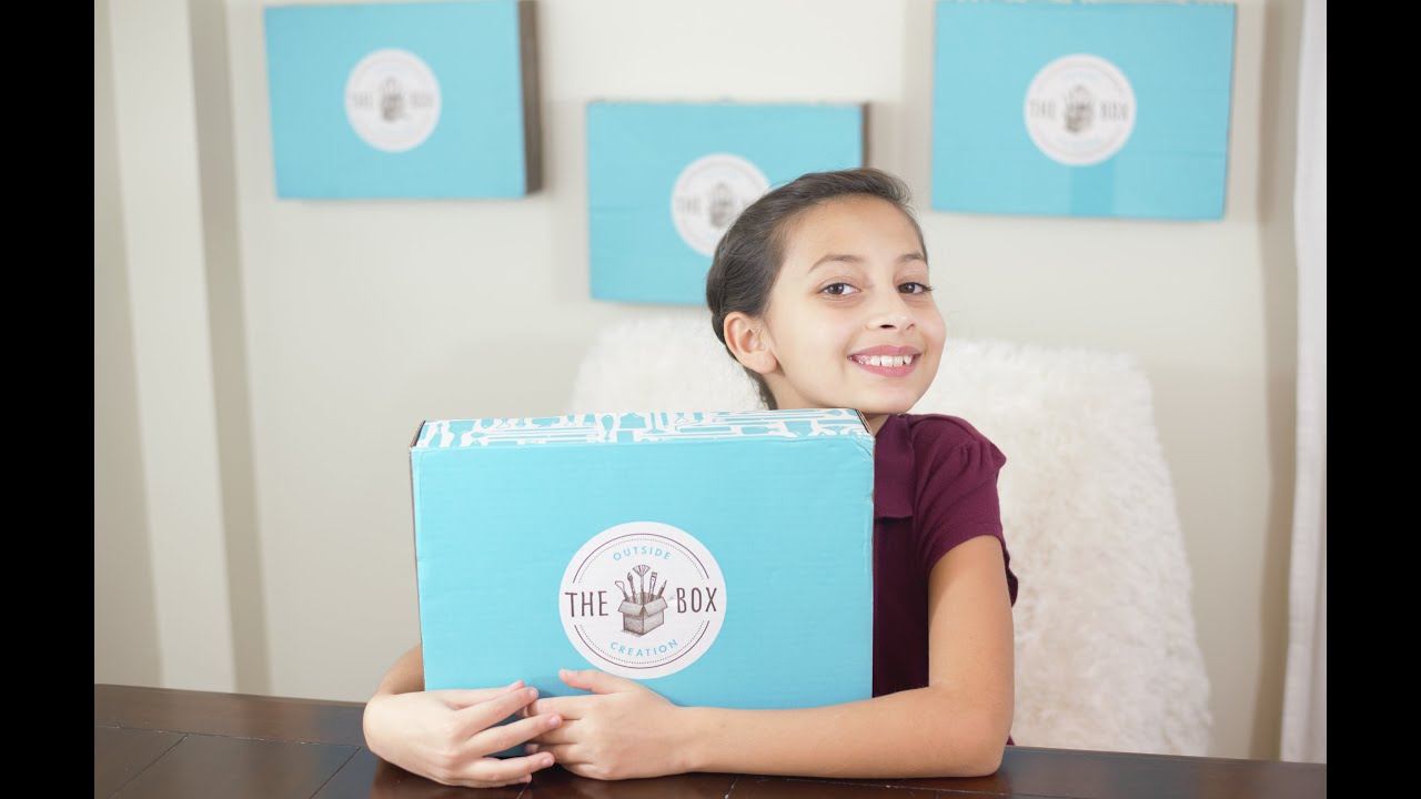 OUTSIDE THE BOX CREATION ART SUBSCRIPTION DECEMBER UNBOXING - YouTube