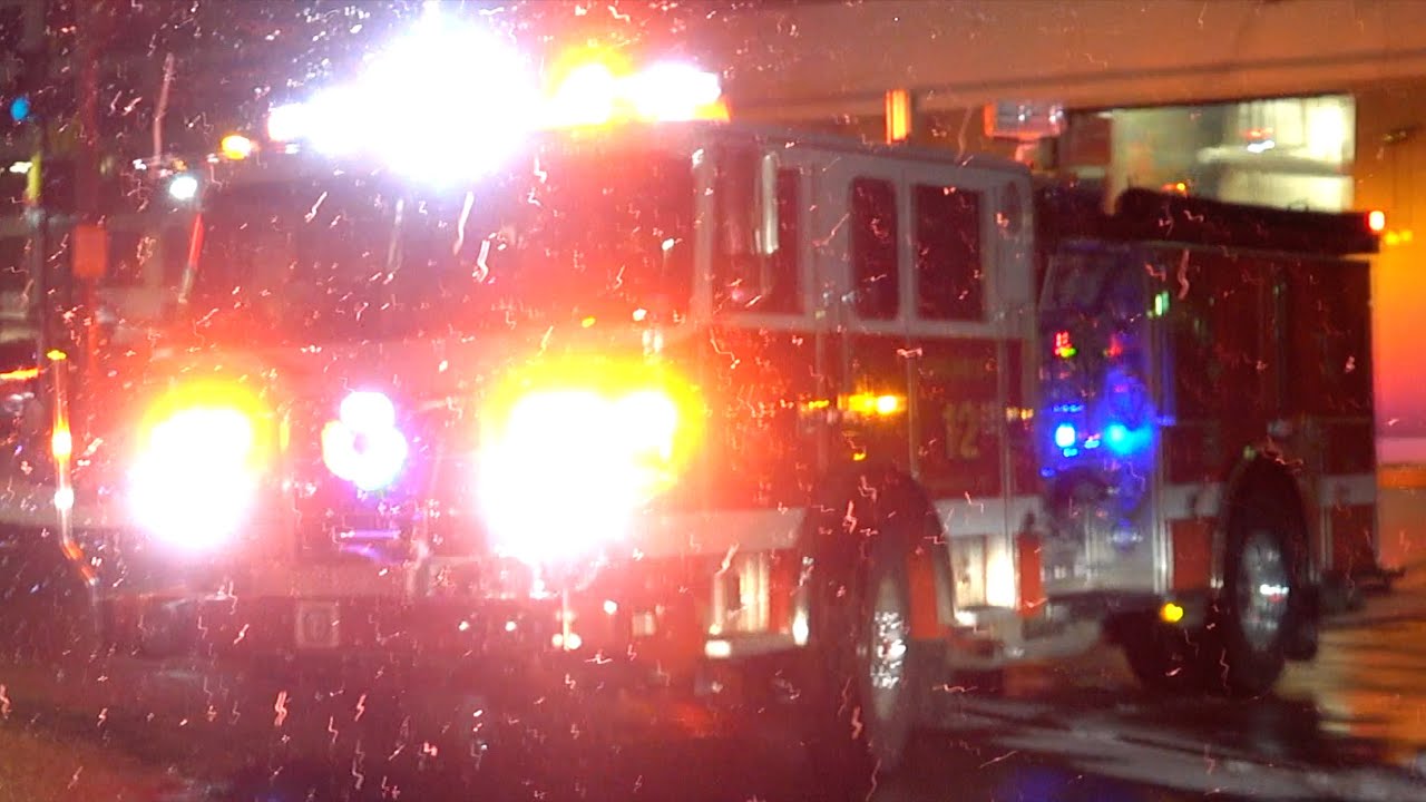 DCFD Engine 12 & Battalion Chief 1 Responding - YouTube