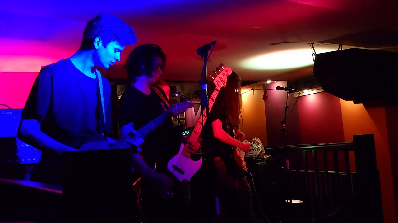 Over - Minty Hindu - The Moon, Cardiff - YouTube