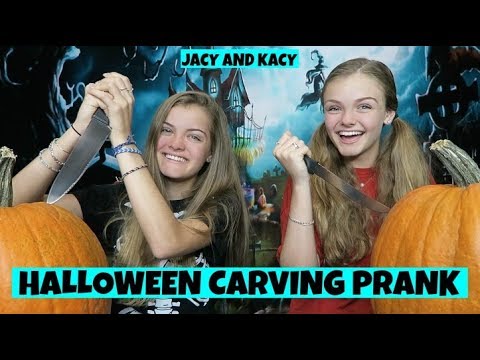 Halloween Carving Challenge Prank ~ Jacy and Kacy - YouTube