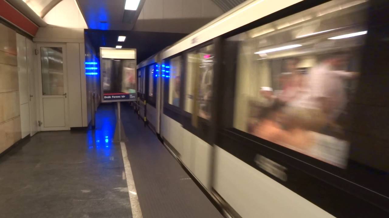 Budapest Metro Line M2 train departing Deák Ferenc tér - YouTube
