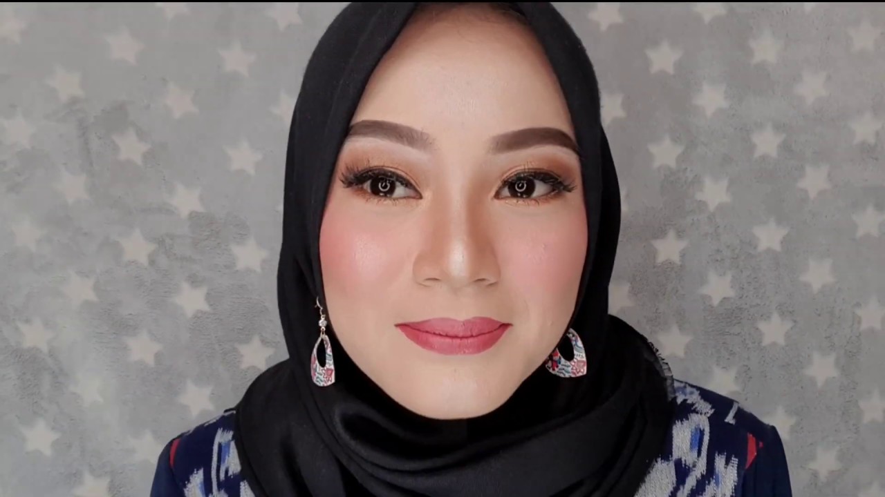 TUTORIAL MAKE UP SIMPLE KE KONDANGAN UNTUK PEMULA - YouTube
