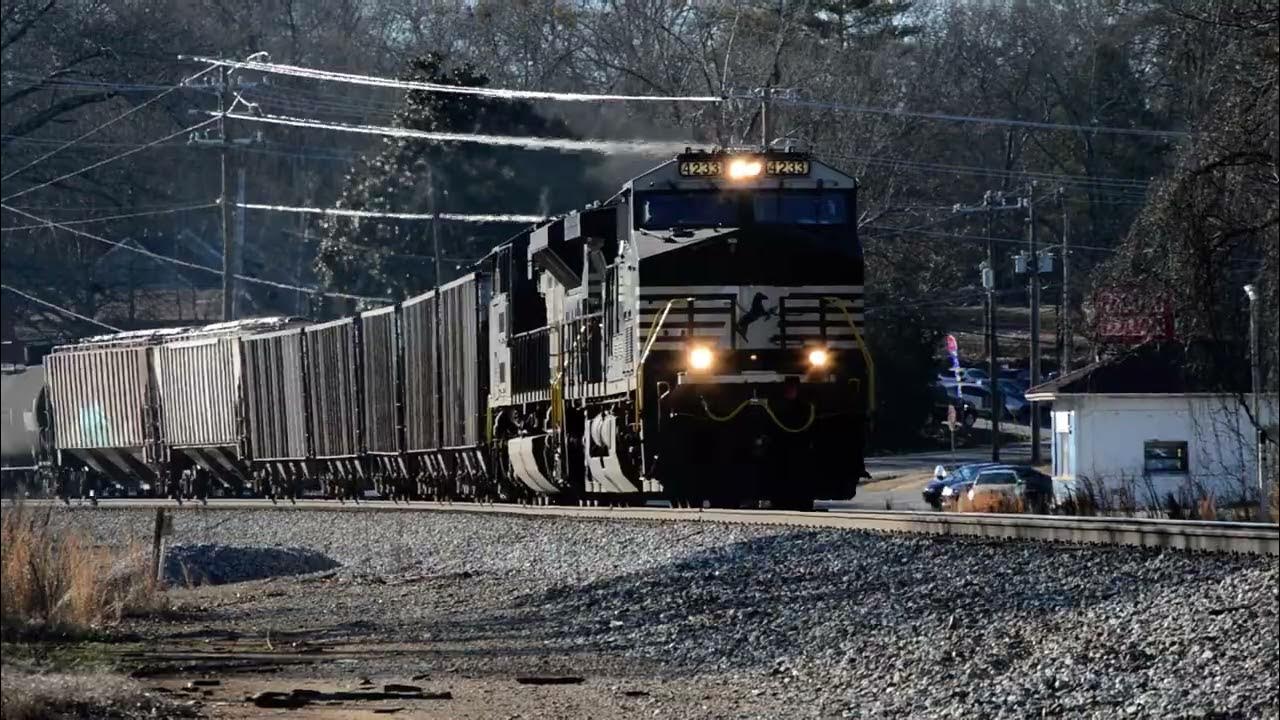 Norfolk Southern NS 154-14 In Duncan SC with NS 4233 AC44C6M leading - YouTube