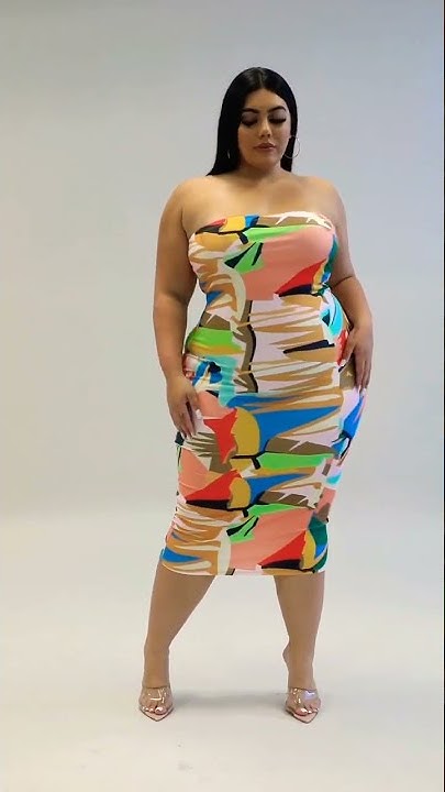 Glamorous 💋💖 models lifestyle curvy woman👩 in zigzag style dress. plus size women beauty fashion ...