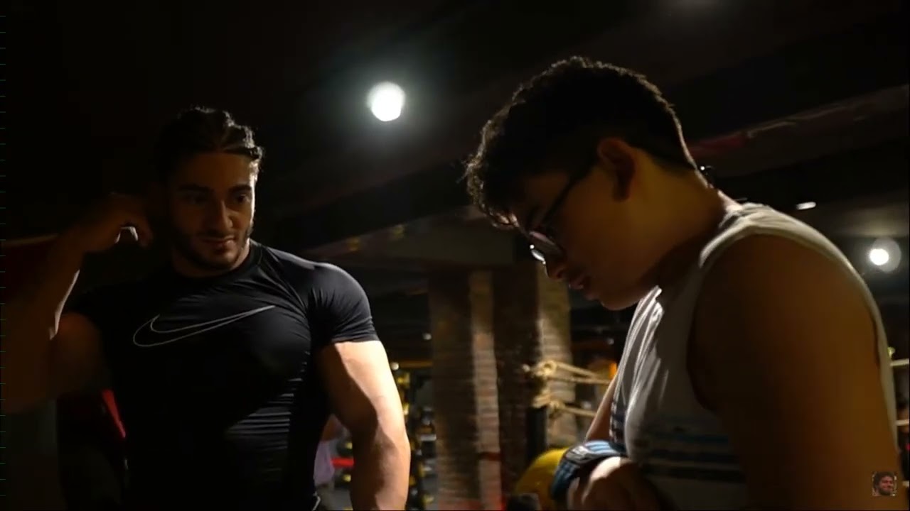 testo taylan,kutay yanık'ı deadlift'e hazırlıyor - YouTube