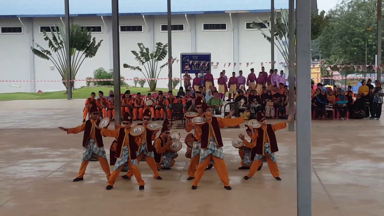 Kompang Formasi SMK Rantau n9 - YouTube