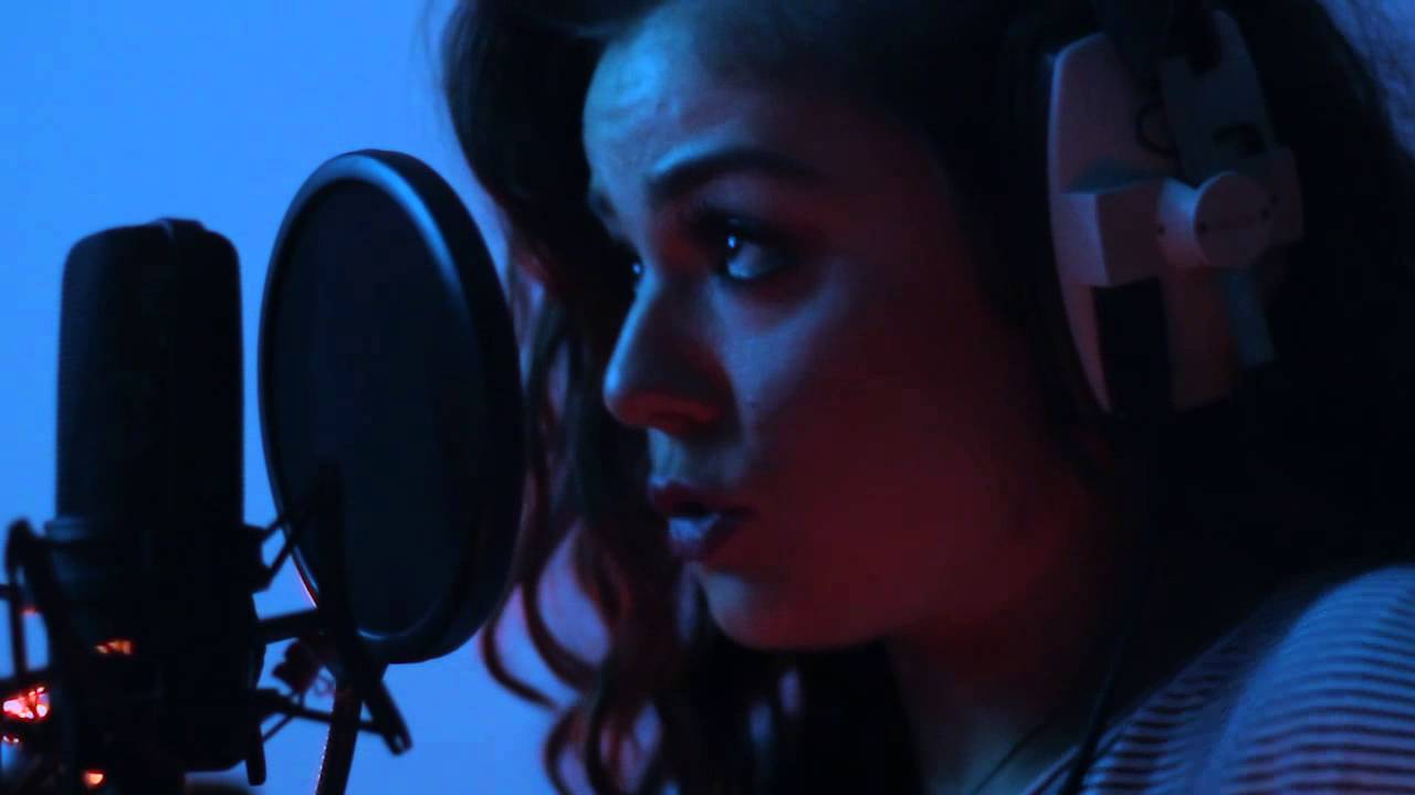 Walk On By Cover - BOBSI feat. Sarah Hardisty - YouTube