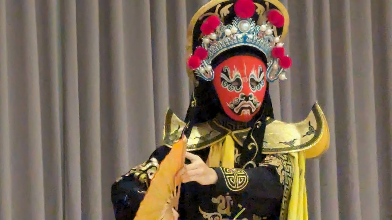 Sichuan Opera（Bian Lian）Face Changing Performance - YouTube