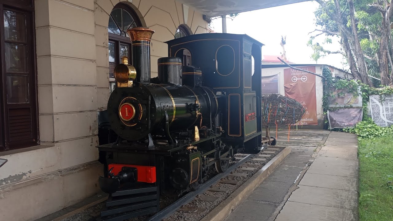 Detalhes da Locomotiva 0-4-0 EFCB exposta no Museu ferroviário MRS ...