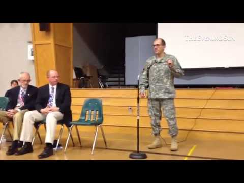 Veteran and Sacred Heart parent Ralph Maiolino speaks to students - YouTube