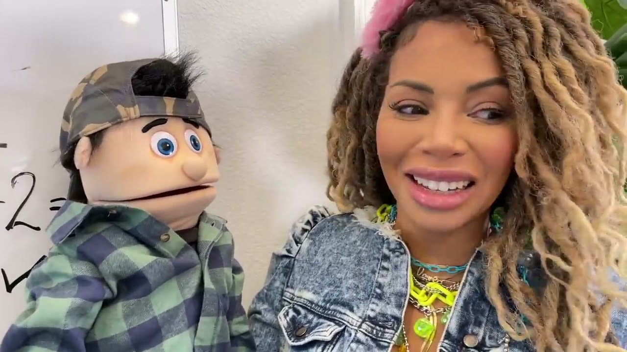 Naiah and Elli Toys Show! Toy School Prank On Teacher !!! - YouTube