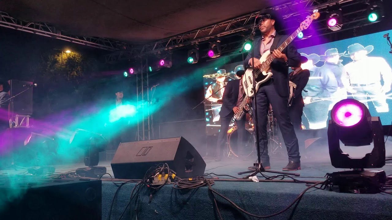 EL CONJUNTO AZABACHE EN VIVO - YouTube