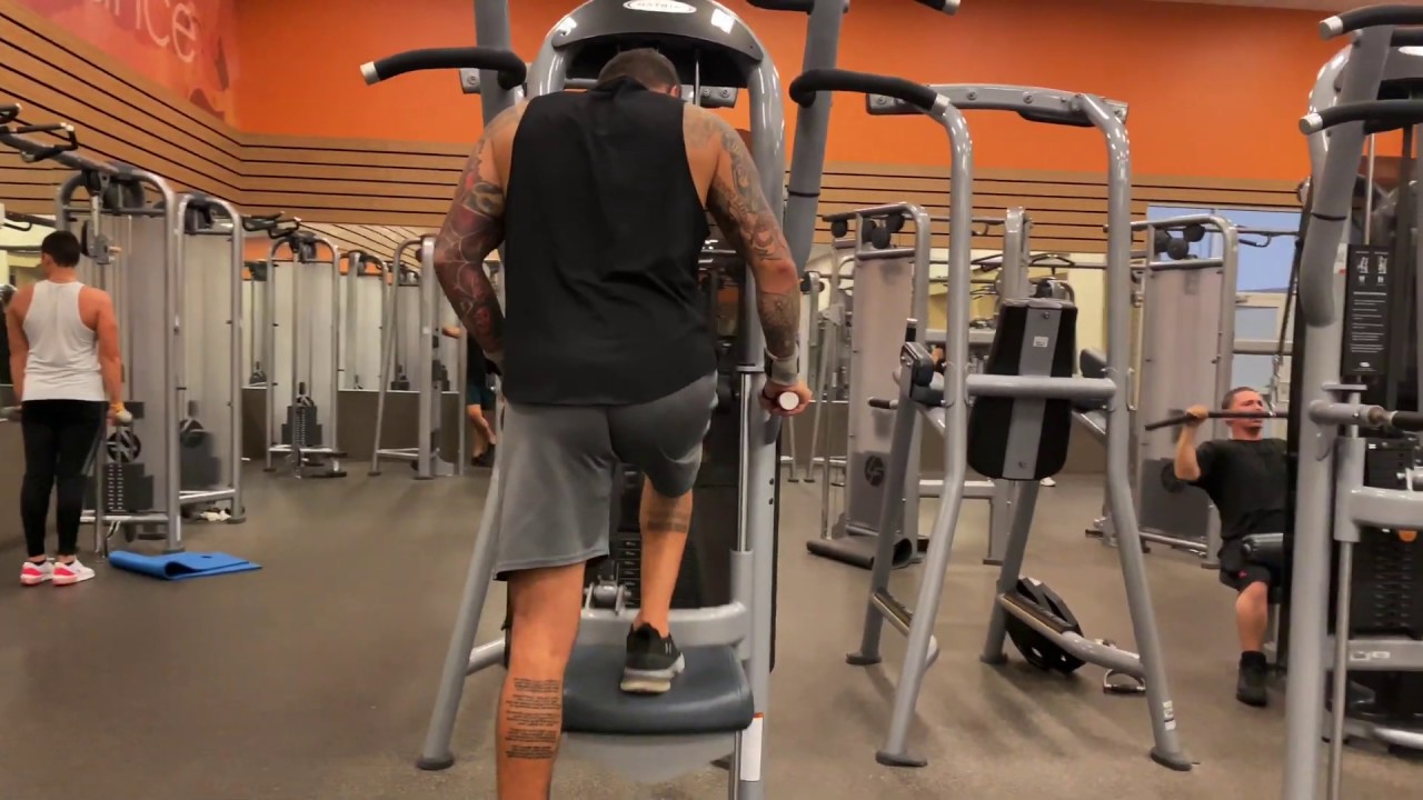 Assisted Machine Leg Pushdown - YouTube
