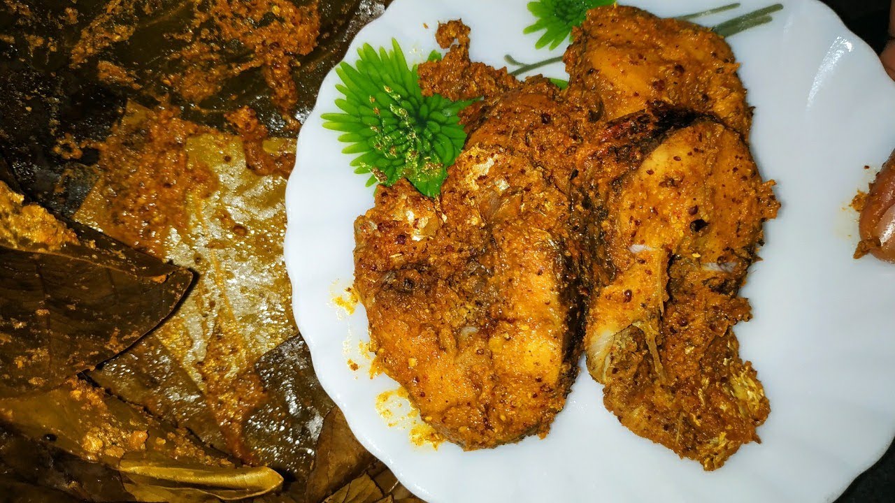 Machha patra poda l Saala patra machha poda l Sal leaf fish poda - YouTube