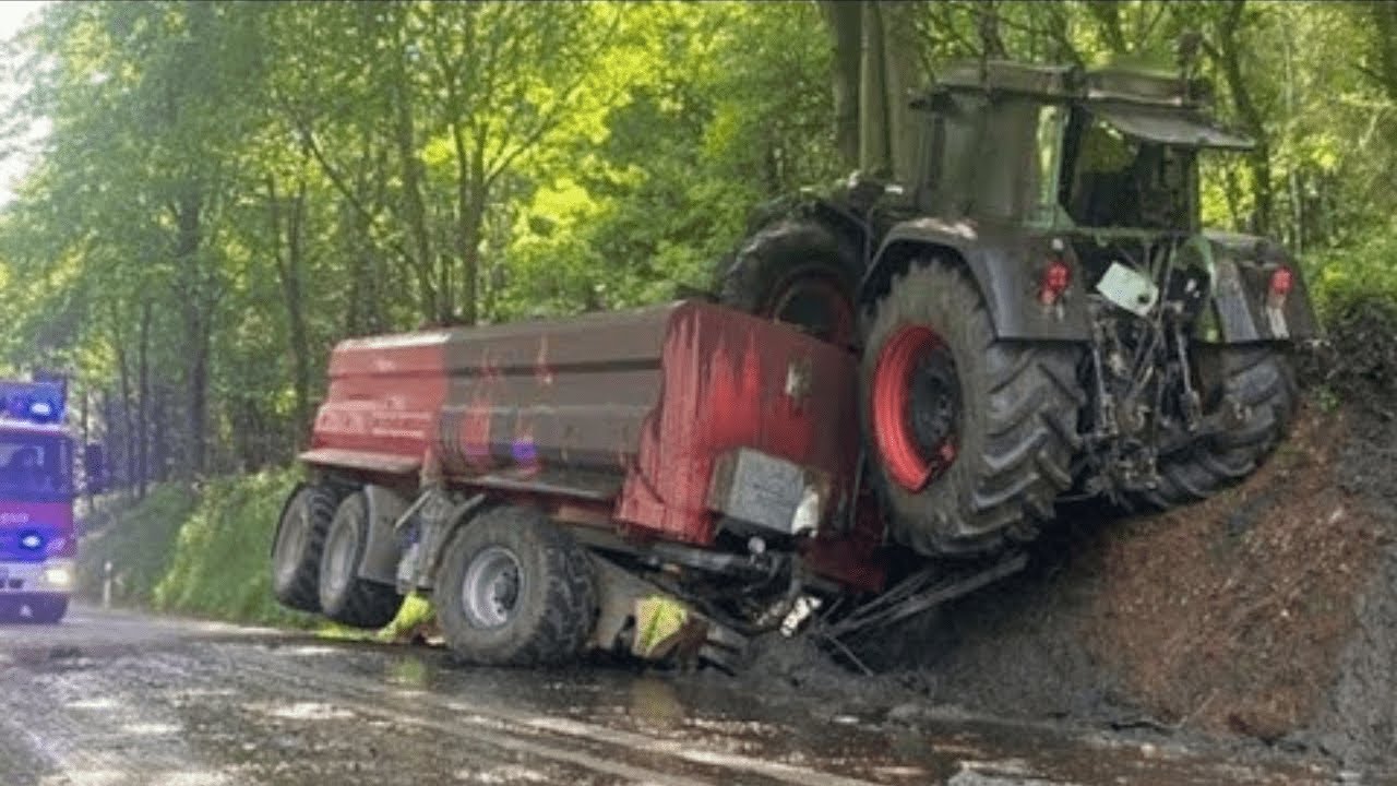 20 Dangerous Biggest Tractor, Truck Driving Fails | Idiots Tractor ...