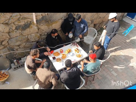 Poğaça hamur kızarması işçilere kahvaltı öğlen yemeği 