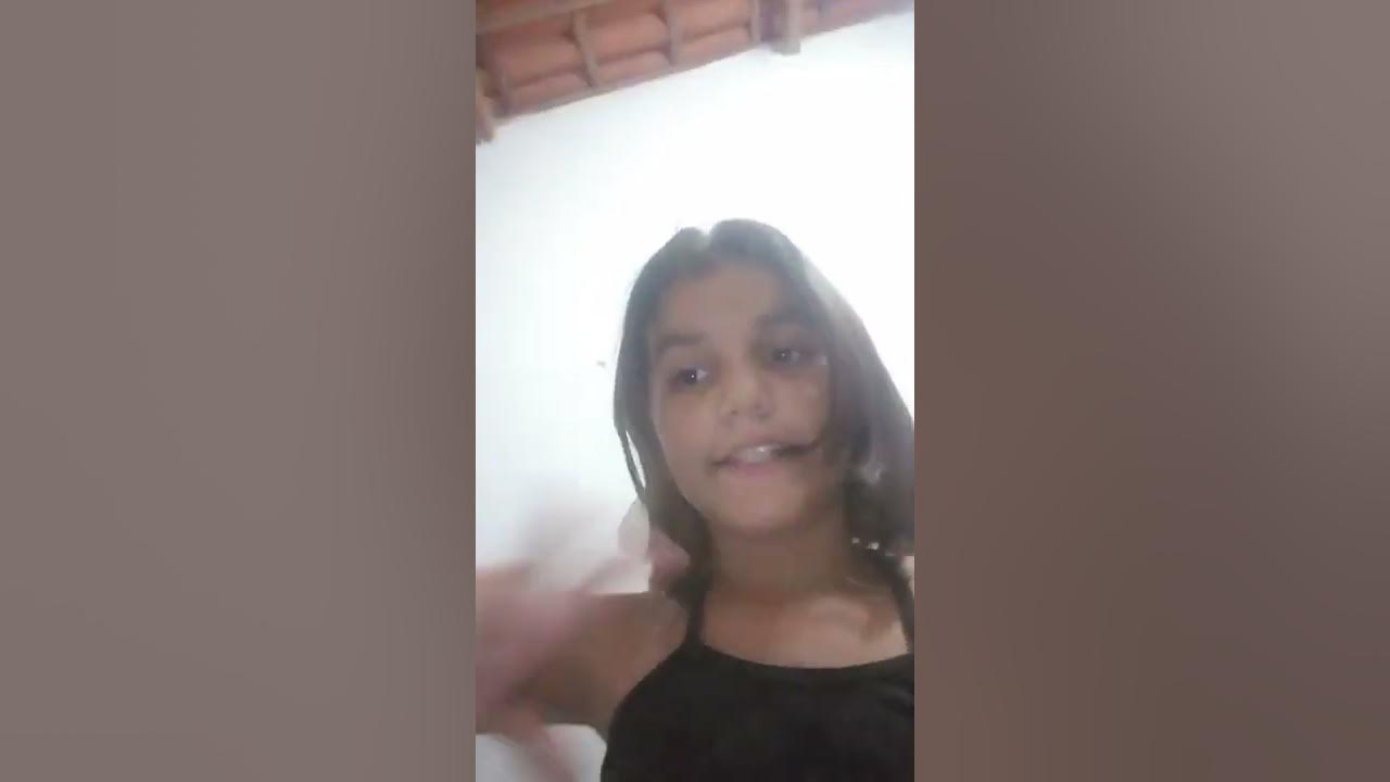 Minha Irmã Vestindo Minhas Roupas Youtube
