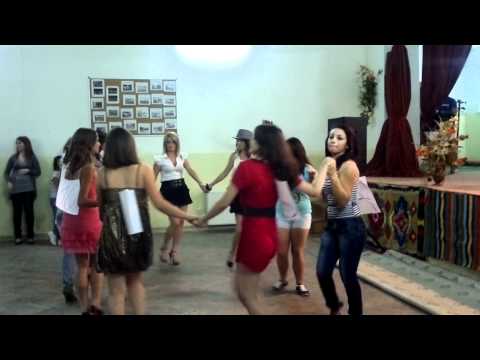 dansatoarele sacalazului