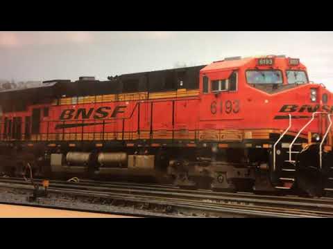 Bnsf 6193 and his horn is broken - YouTube