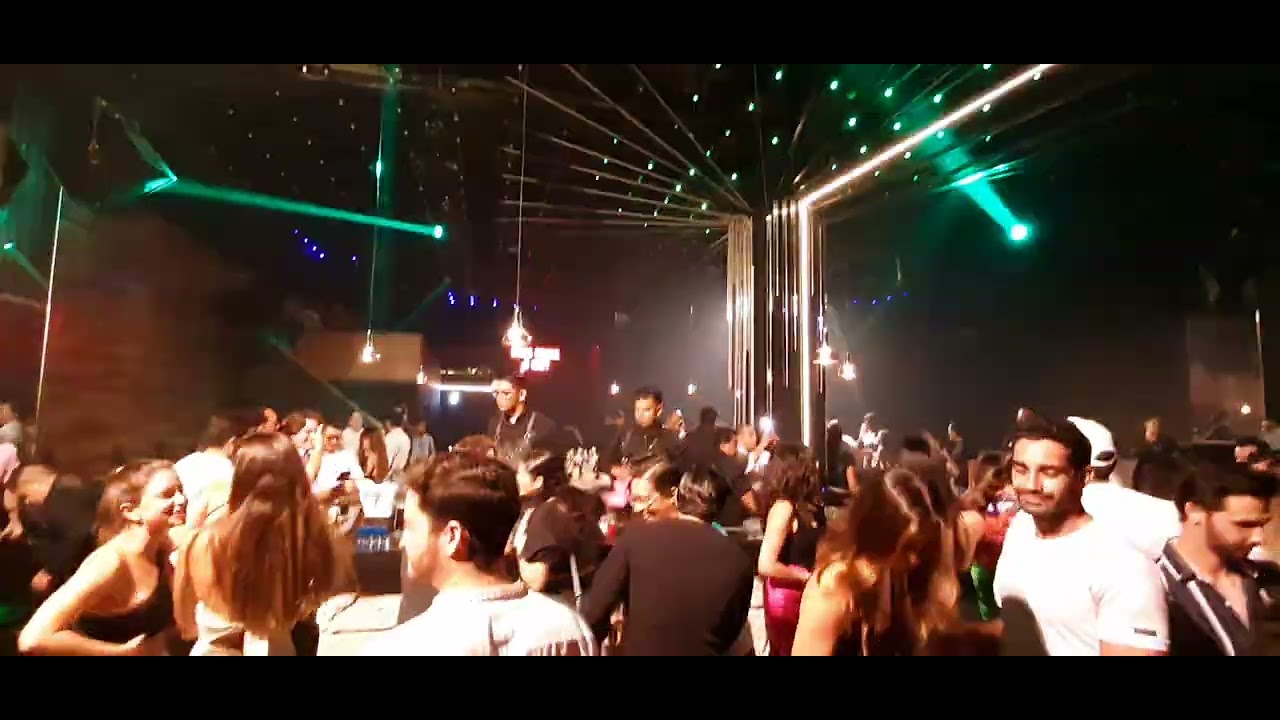 Bar 27 Cancún - YouTube