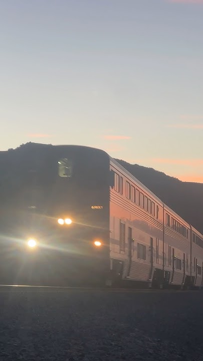 Amtrak Surfliner 6903 simi valley - YouTube