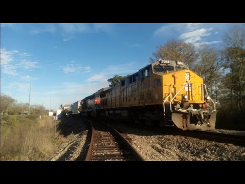 FXE #3221!!! UP #7268 leads a fast WB UP manifest out of Livonia, Louisiana!!! - YouTube